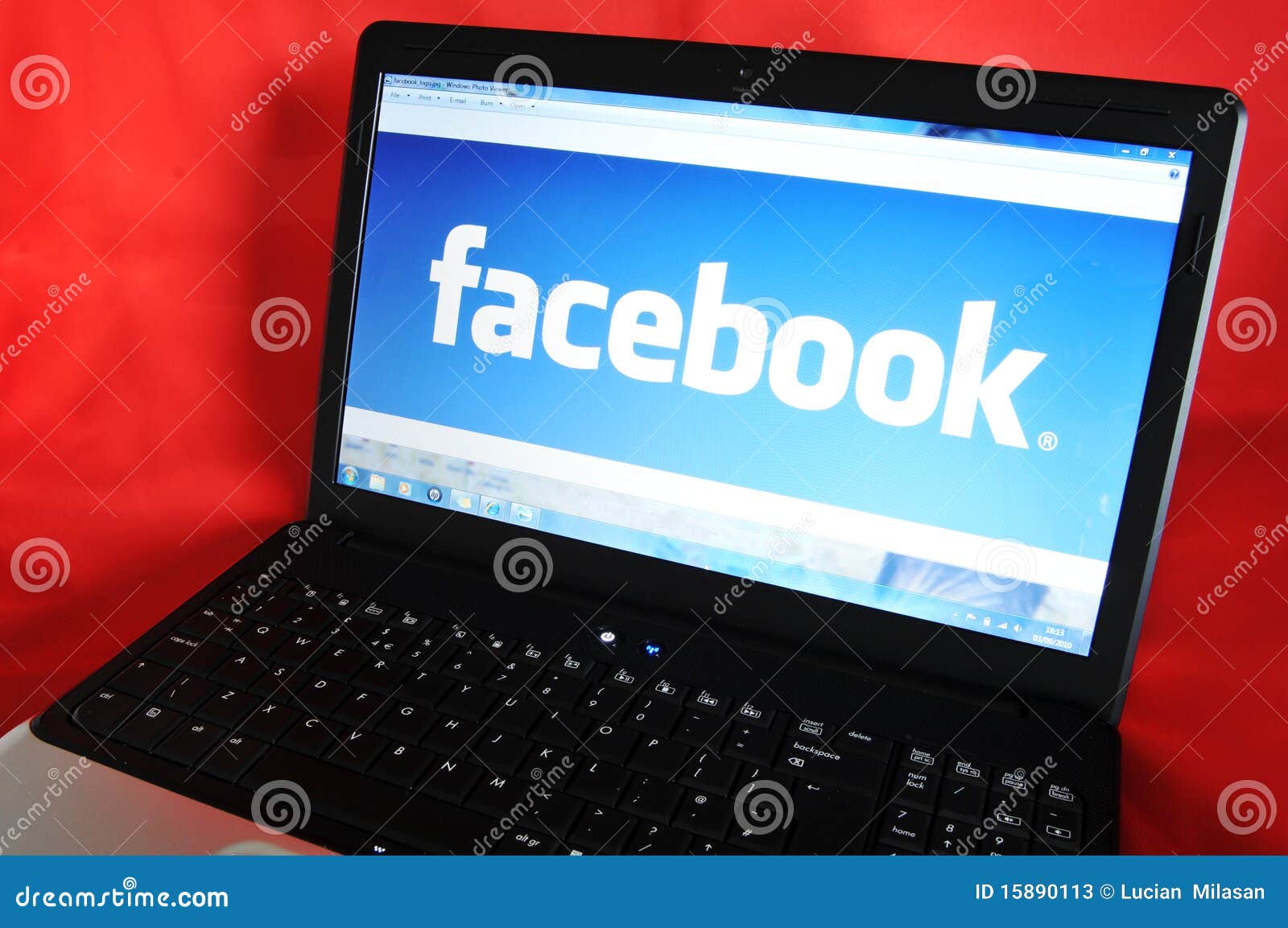 Facebook editorial stock photo. Image of computer, page - 15890113