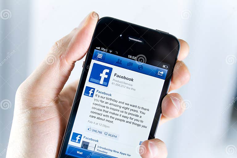 Facebook Application on Apple IPhone Editorial Photography - Image of ...