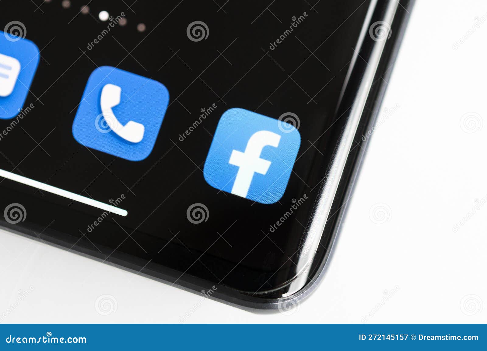 Facebook Application on Screen of an Smartphone Editorial Photography ...