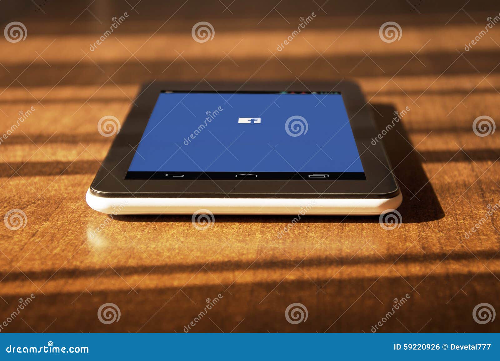 Facebook Application on Tablet Editorial Photo - Image of icon, desk ...