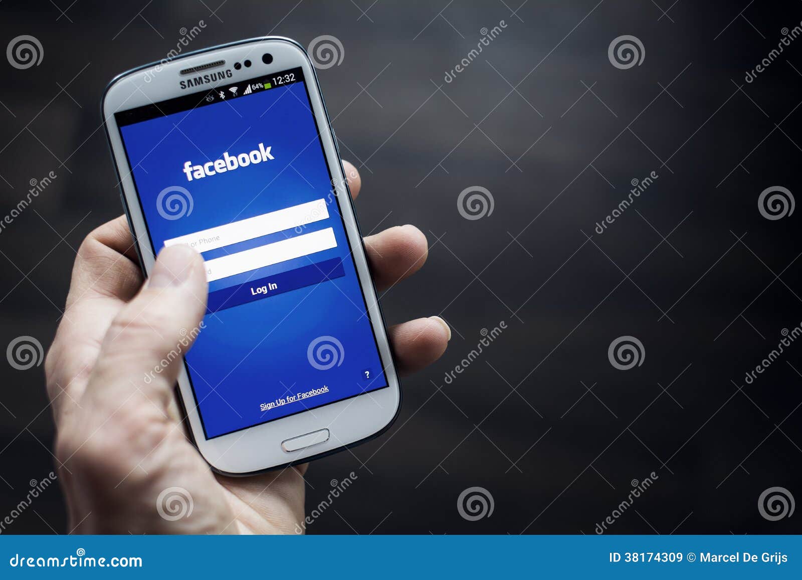 Facebook Mobile Application Editorial Stock Image - Image of close ...