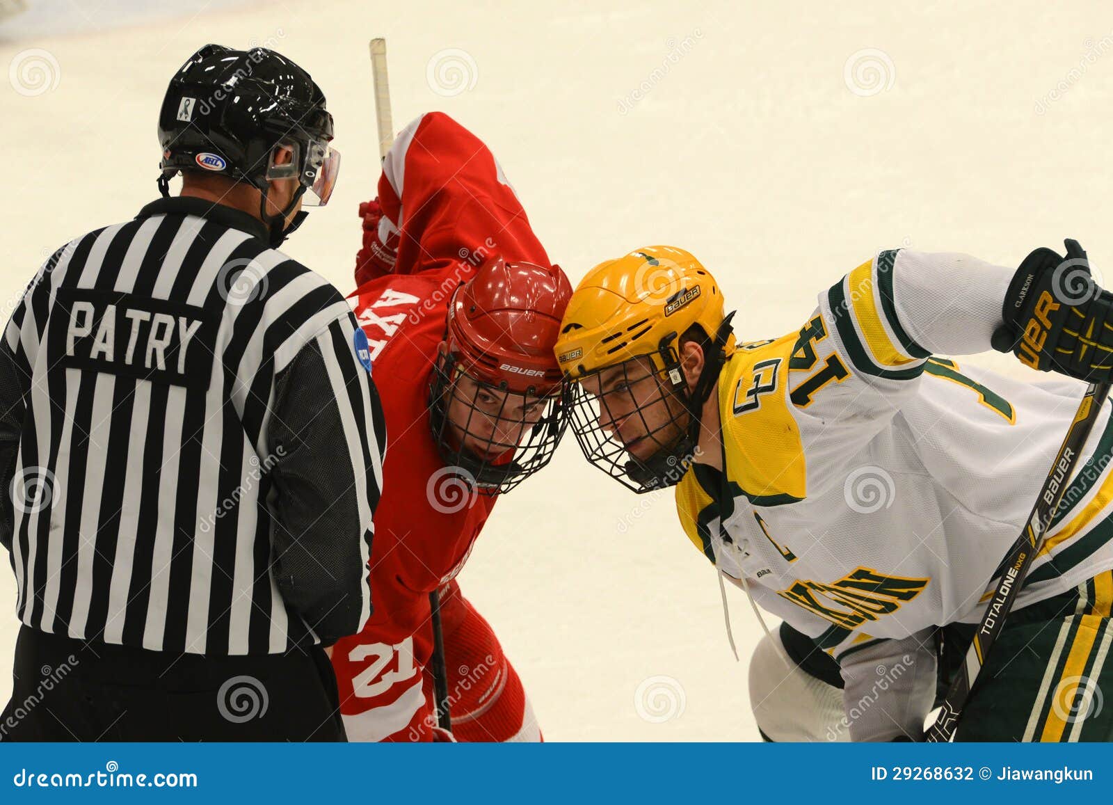 Faceoff in NCAA Hockey Game Editorial Photography - Image of erik, game ...