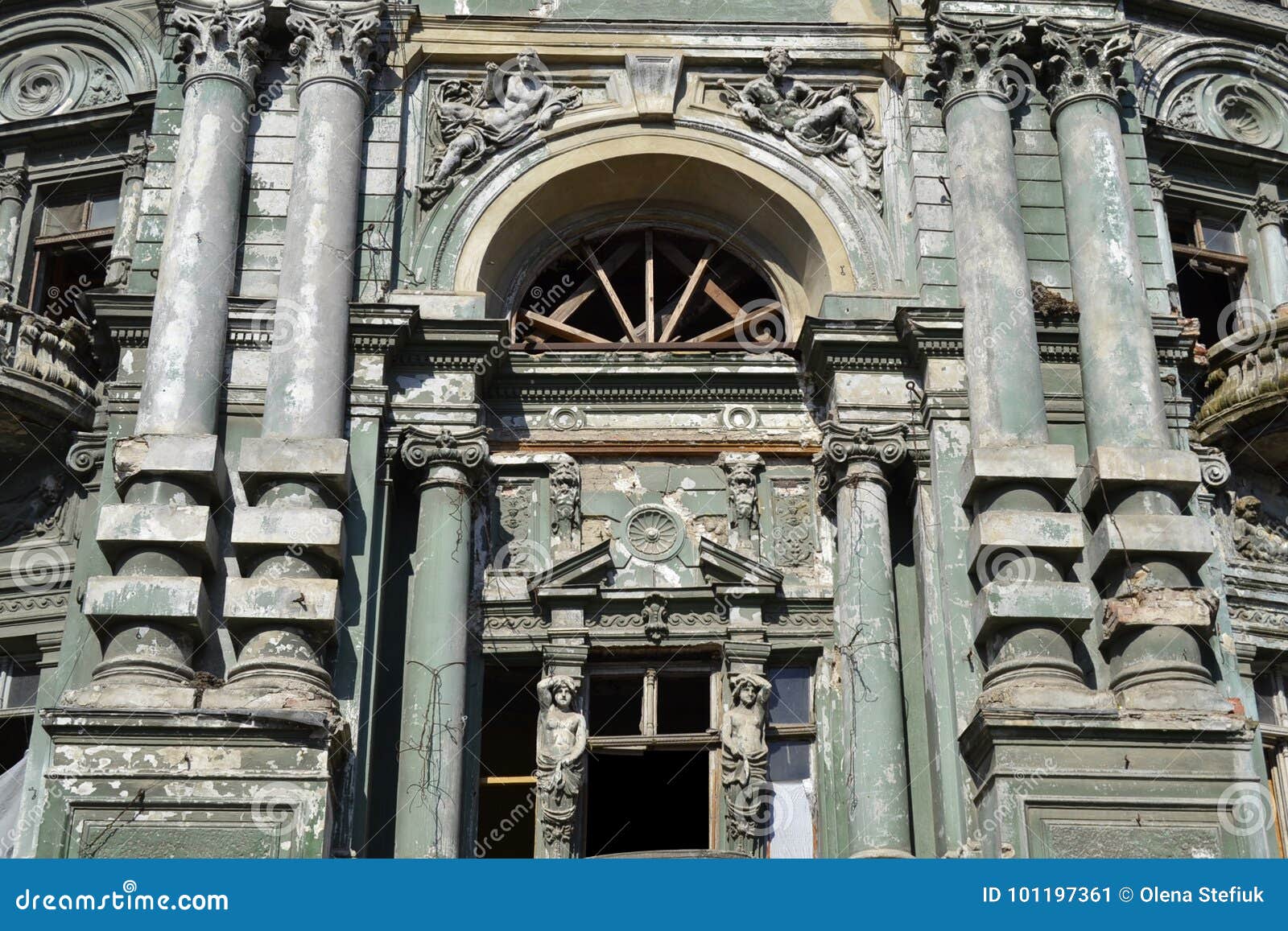 Fachada Barroca De La Arquitectura Del Renacimiento Imagen de archivo ...