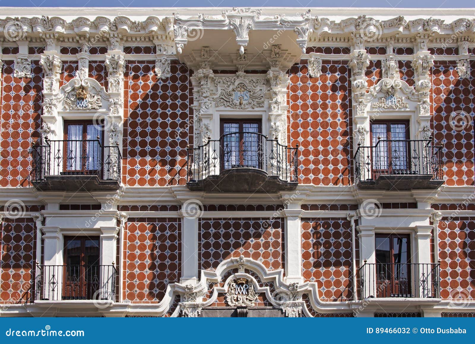 Fachada Barroca De La Casa En Puebla Foto de archivo - Imagen de ...