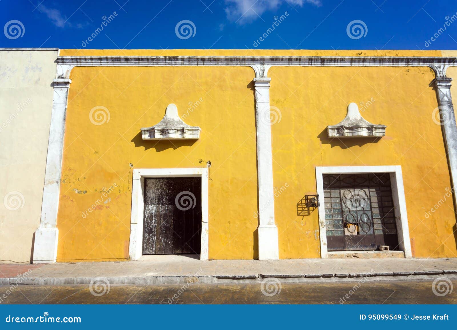 imágenes comunes del Fachada Colonial Amarilla - los derechos de la ...