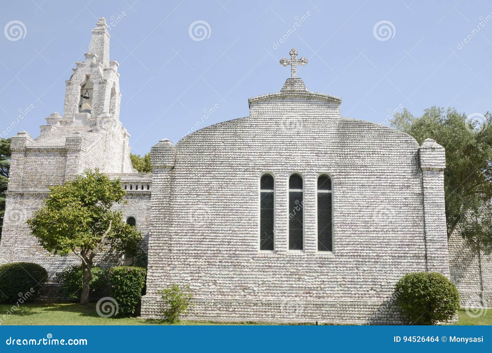 Fachada De La Iglesia De Conchas Marinas Foto de archivo - Imagen de ...
