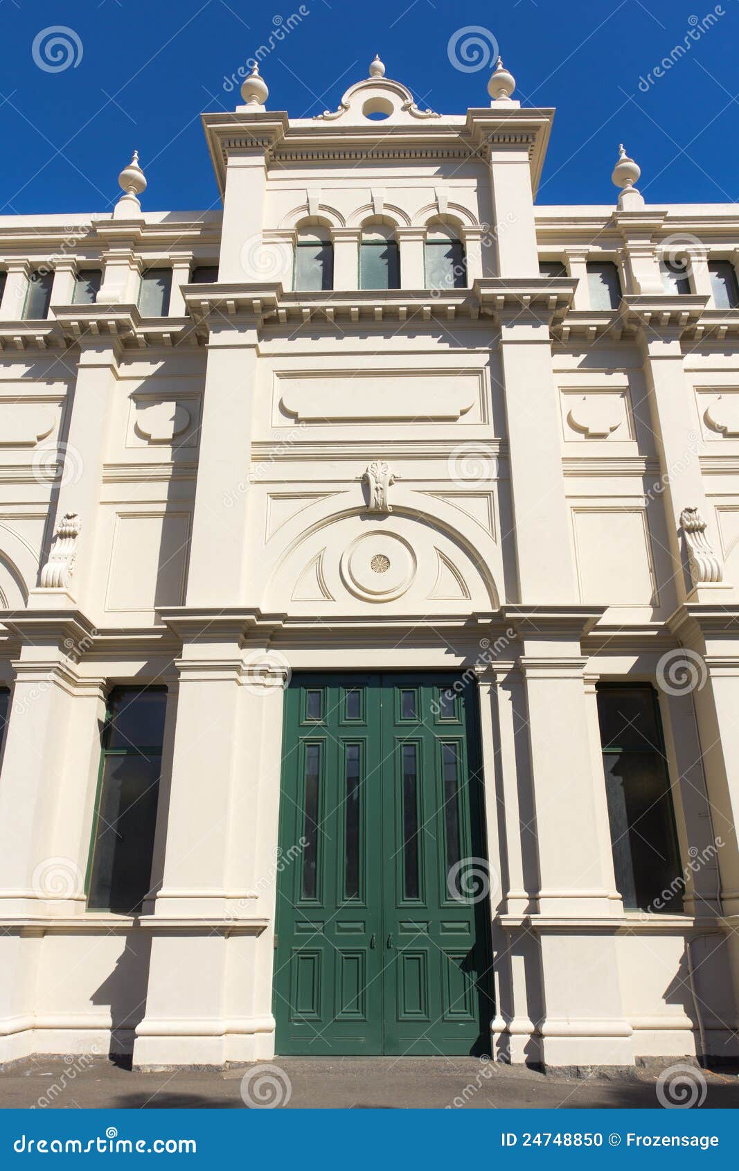 Fachada De La Puerta Del Edificio Colonial Foto de archivo - Imagen de ...