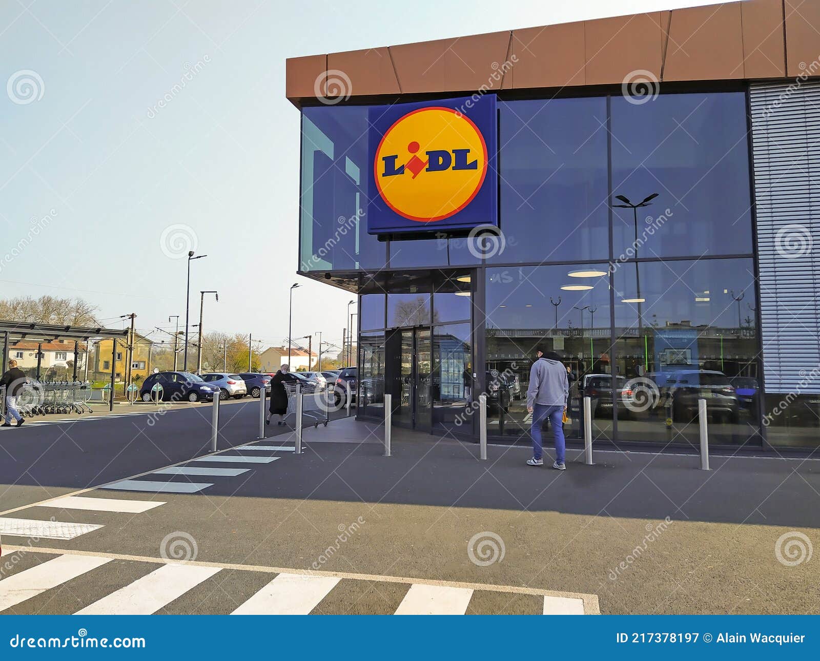 Fachada de la tienda lidl fotografía editorial. Imagen de editorial ...