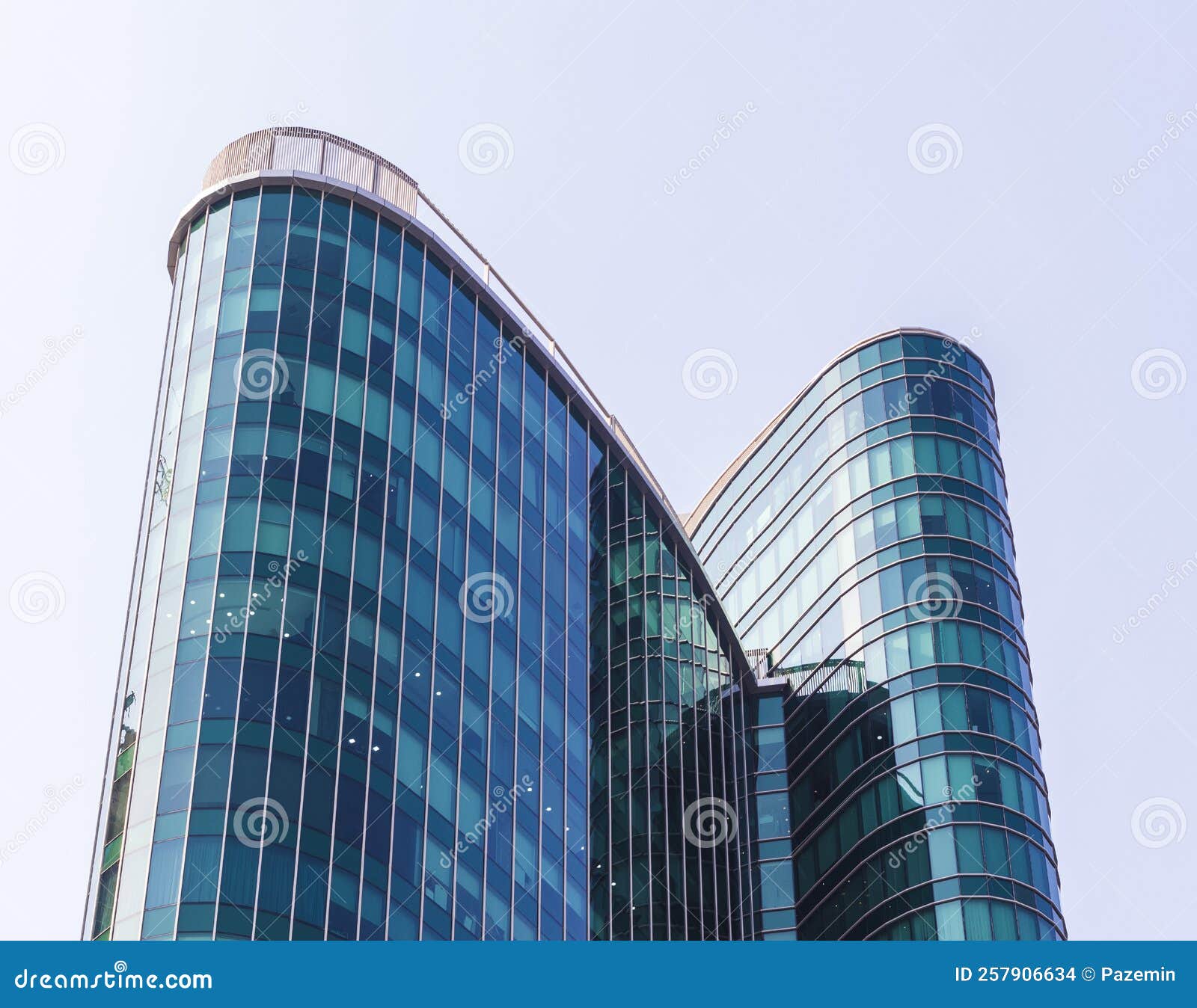 Fachada De Un Edificio Moderno Foto de archivo - Imagen de districto, cielo: 257906634