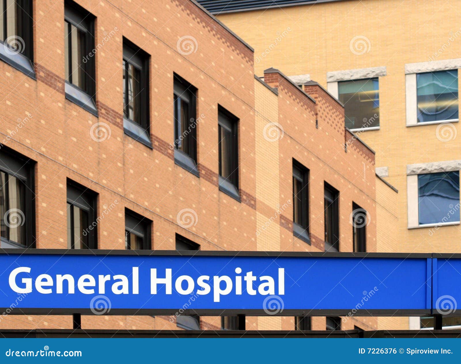 Fachada Del Hospital Con La Muestra Foto de archivo - Imagen de ...