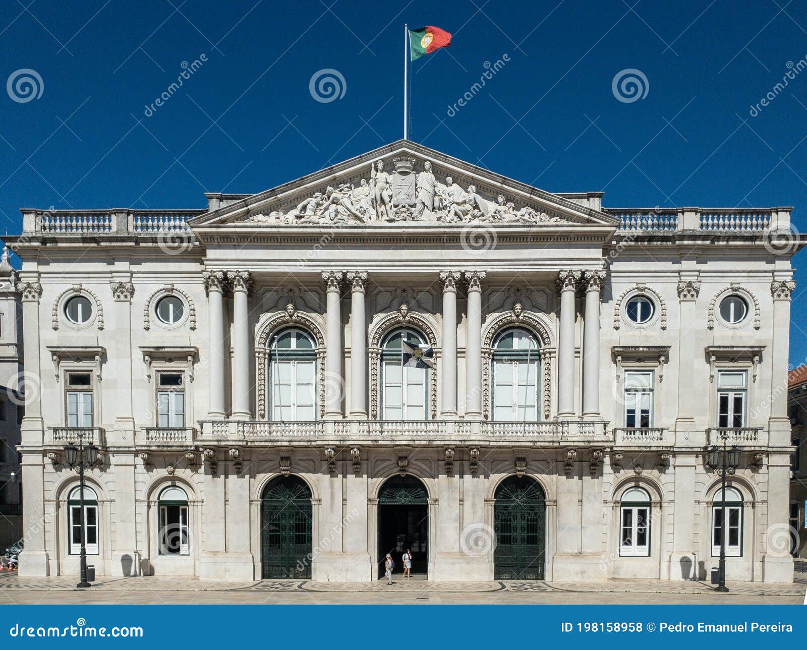 Fachada Delantera Del Ayuntamiento De Lisboa Foto de archivo - Imagen ...
