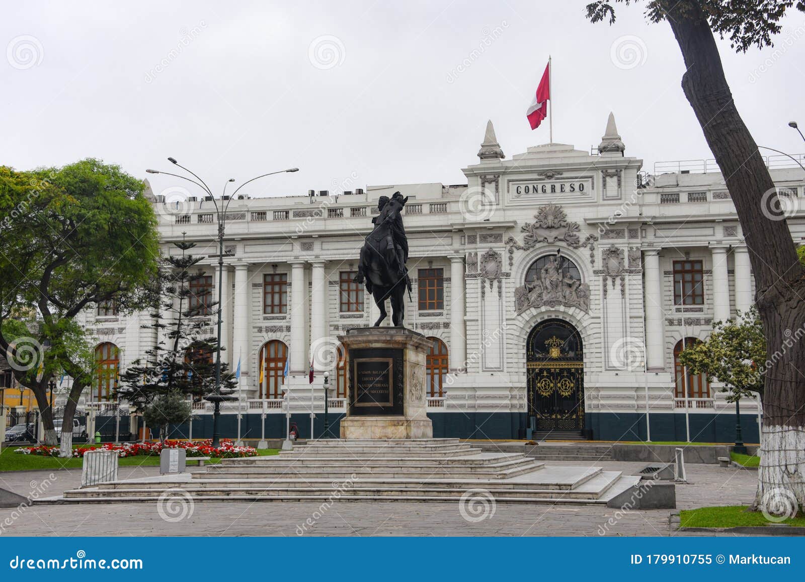 Fachada Exterior Del Edificio Del Congreso Nacional De Perus. Lima Peru ...