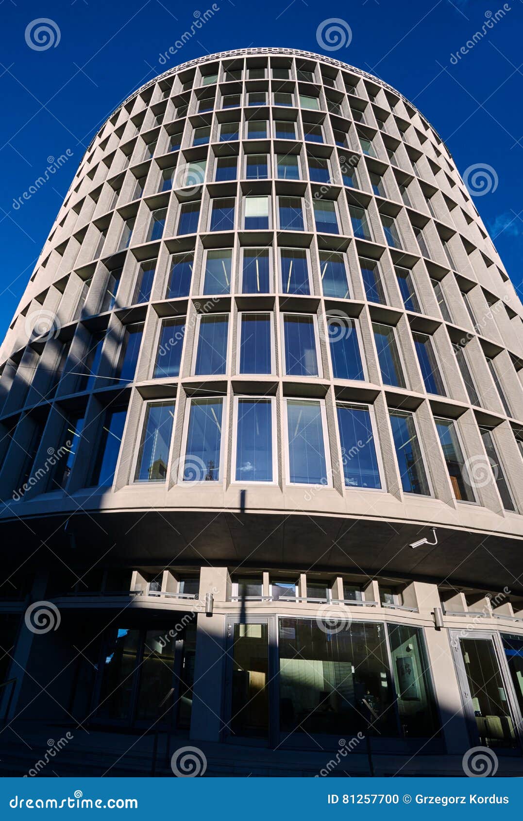 Fachada Modernista, El Edificio Circular Foto de archivo - Imagen de ...