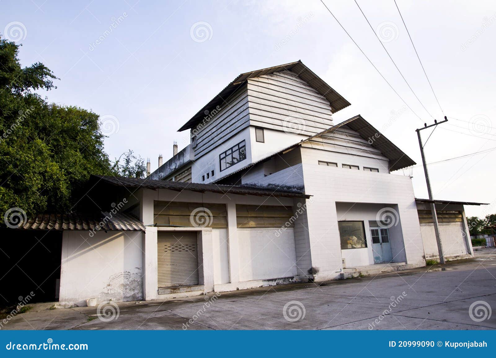 Factory building stock photo. Image of brick, iron, industrial - 20999090