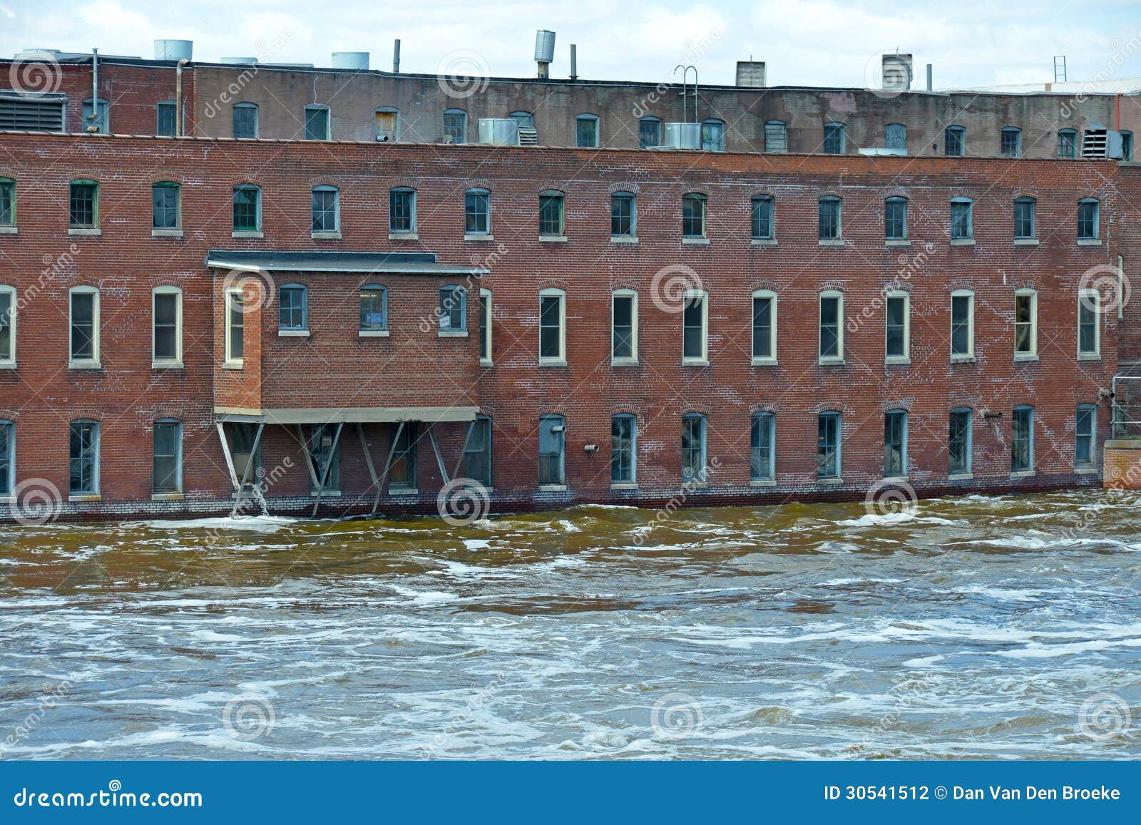 Factory in Rising Flood Waters Stock Photo - Image of flooded, disaster ...
