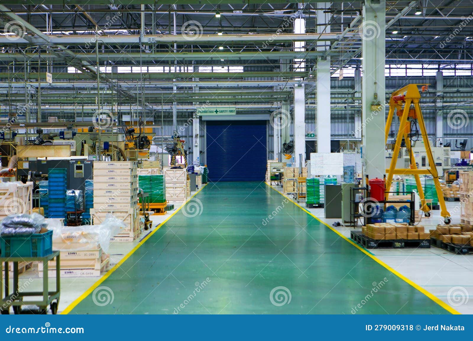 The Factory Walkway and Machine for Processing Metal Part of Car ...