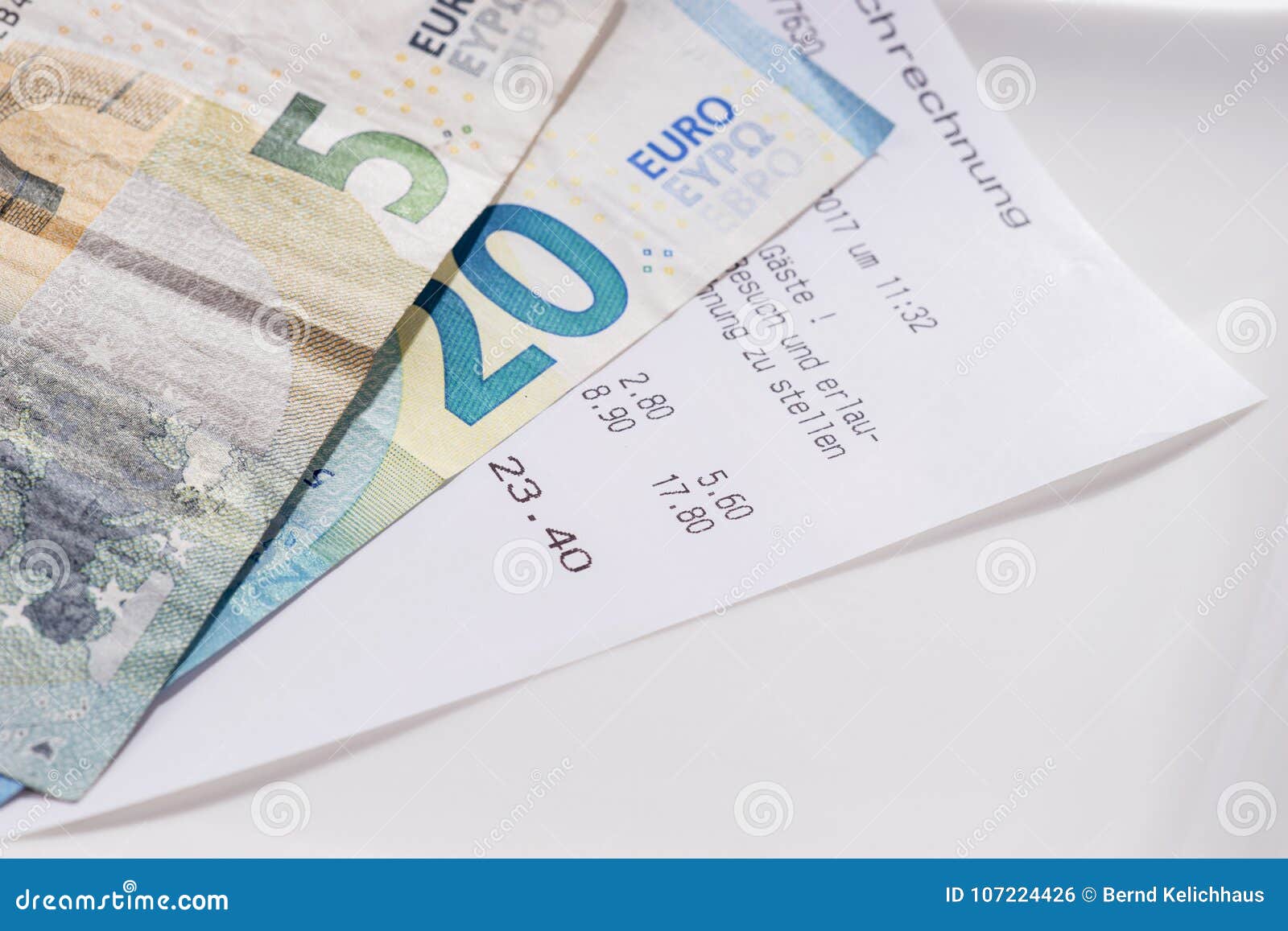 Facture De Restaurant Avec D'euro Factures D'un Plat Photo stock ...