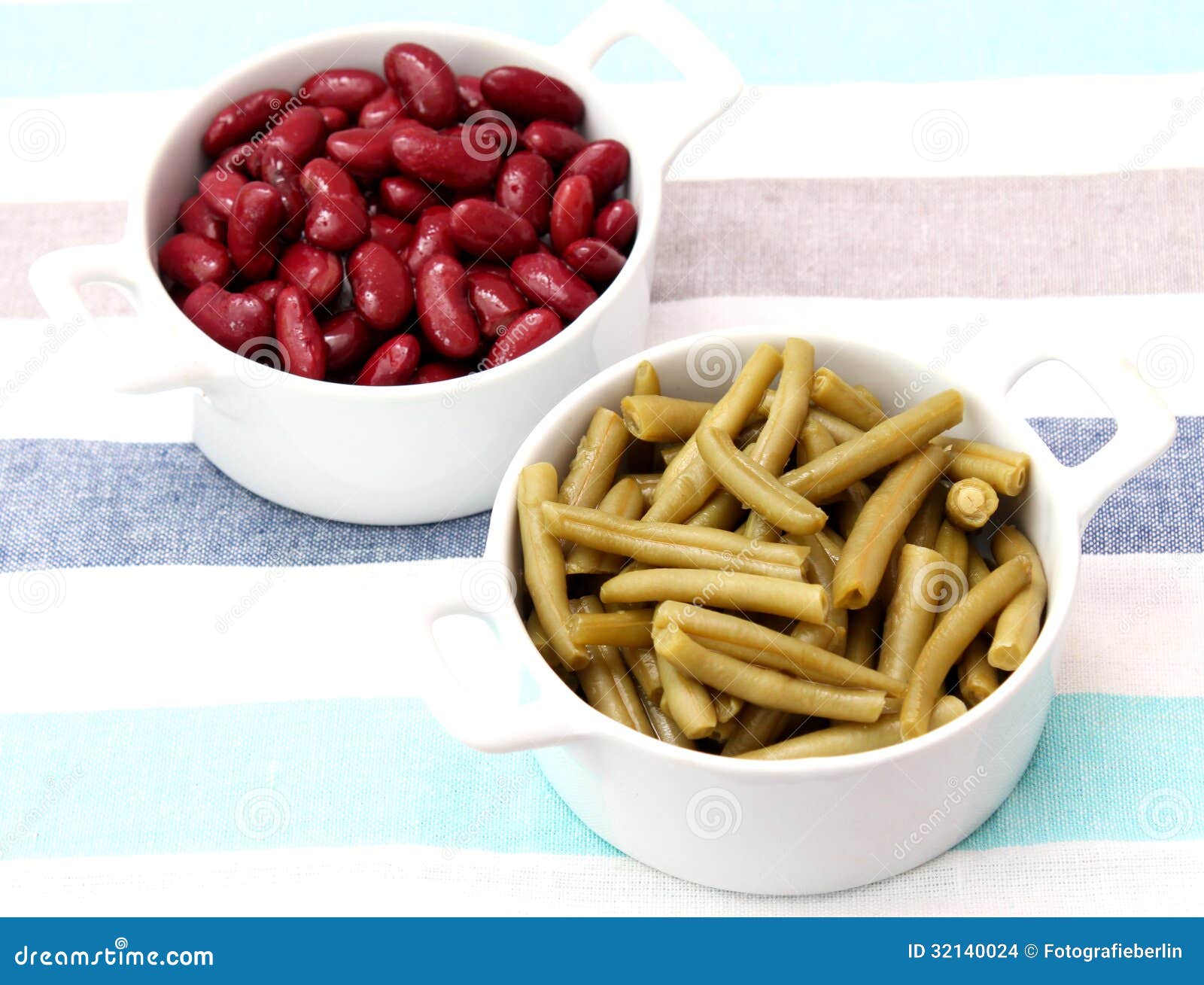 Fagioli freschi fotografia stock. Immagine di verdure - 32140024