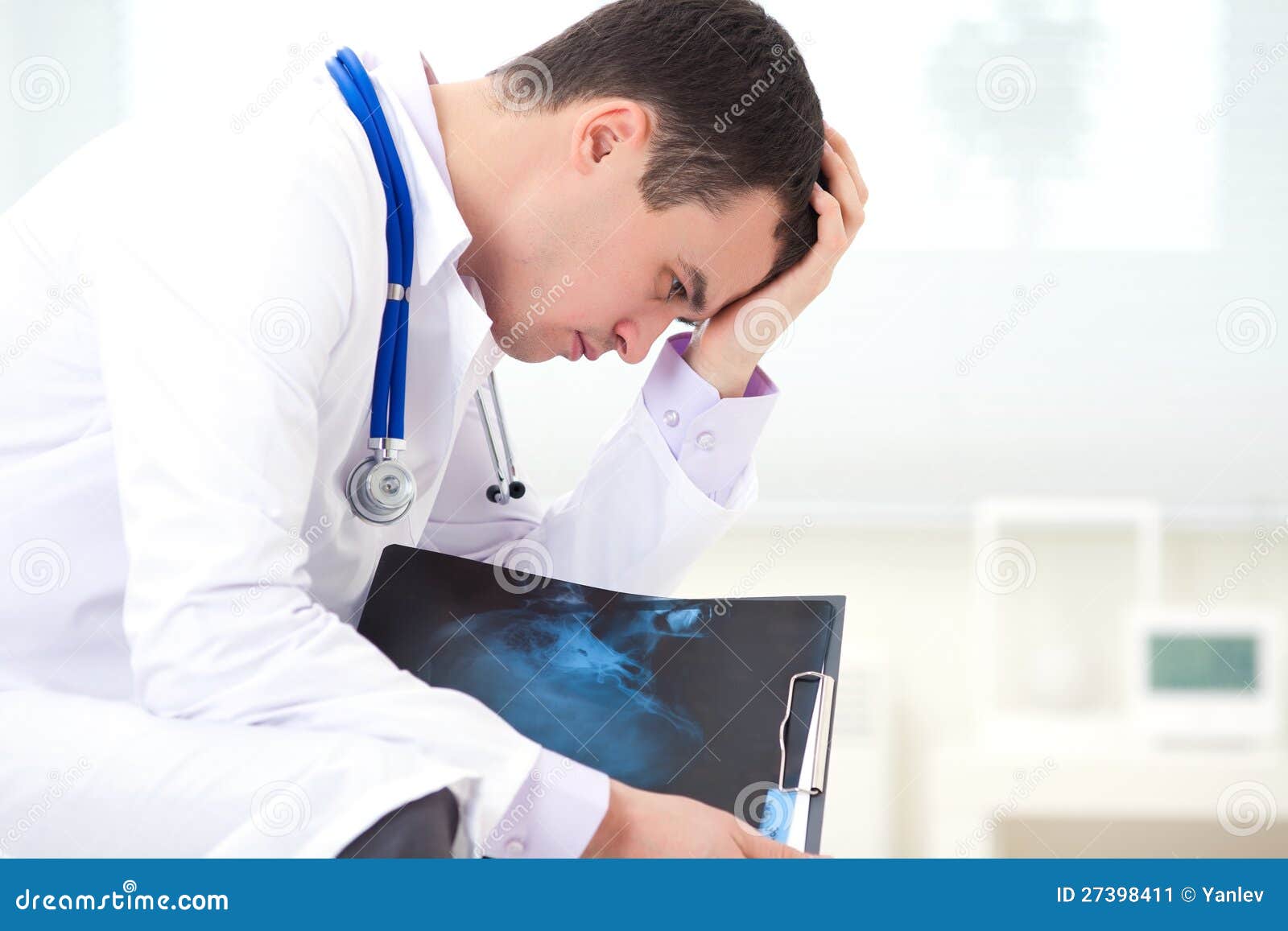 Failure of the doctor stock image. Image of failure, diagnosing - 27398411