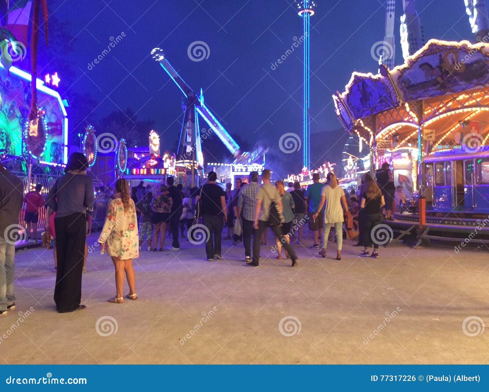 Fair in the Evening editorial photo. Image of people - 77317226