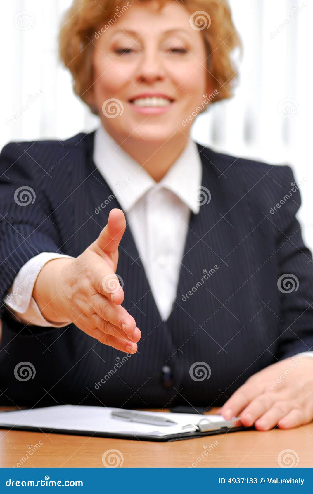 Faire Des Gestes De La Salutation Image stock - Image du affaires ...