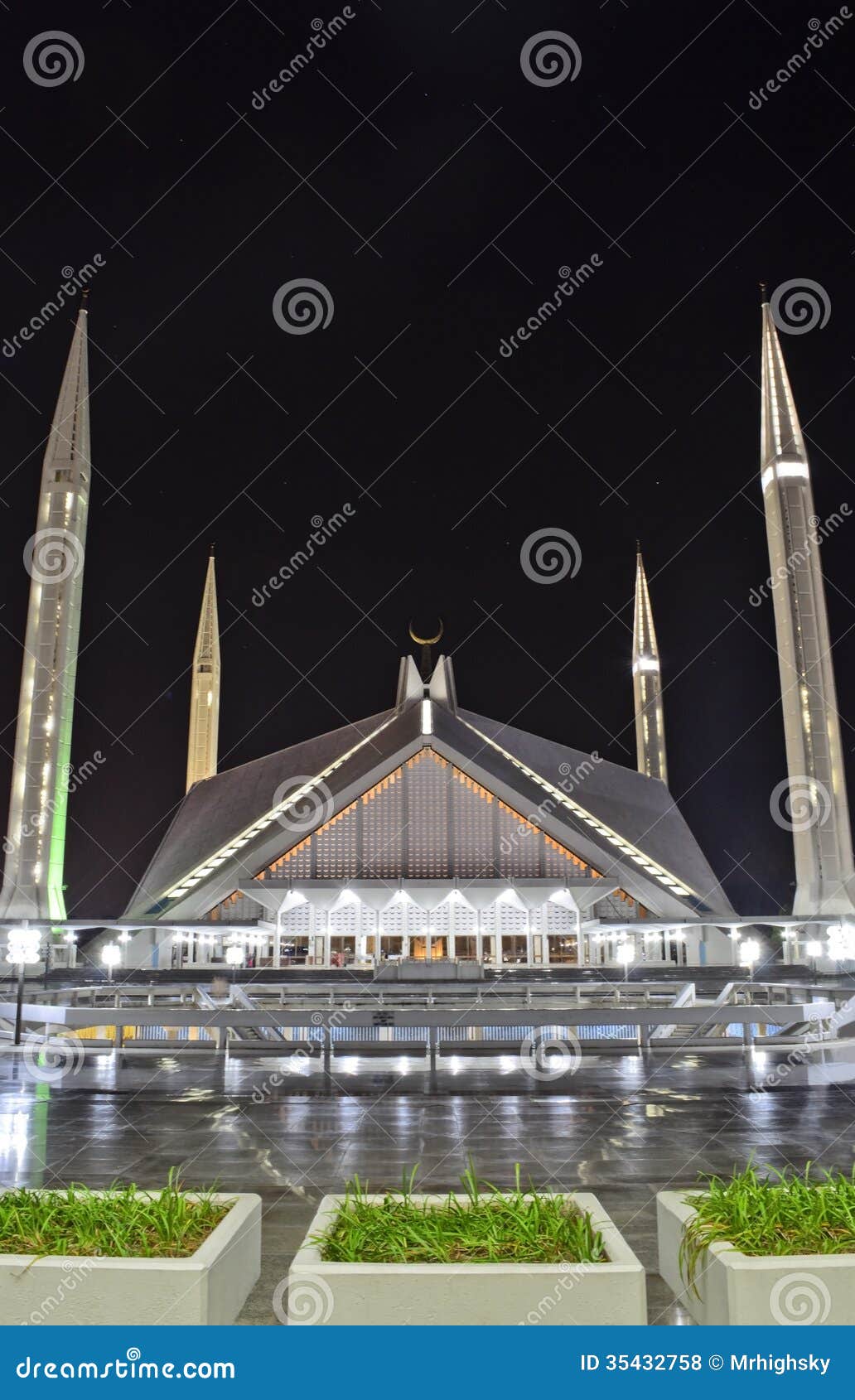 Faisal Mosque Islamabad stock photo. Image of historic - 35432758