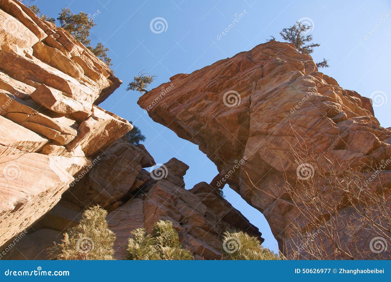 Falaise image stock. Image du montagnes, falaises, paysage - 50626977