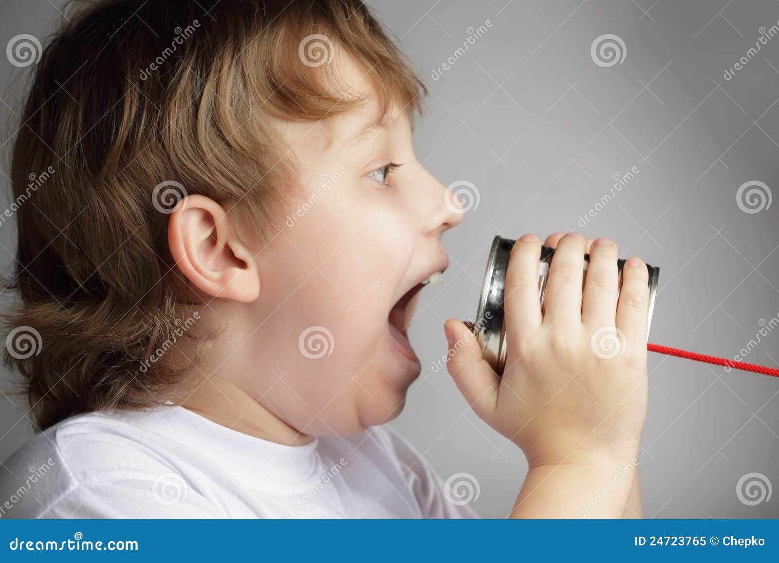 Fale No Telefone Da Lata De Estanho Imagem de Stock - Imagem de ...