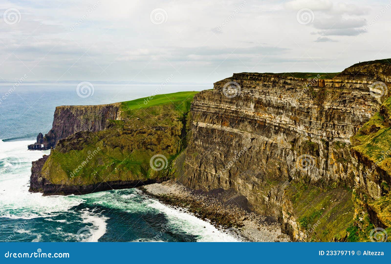 Falez Ireland moher obraz stock. Obraz złożonej z szorstki - 23379719