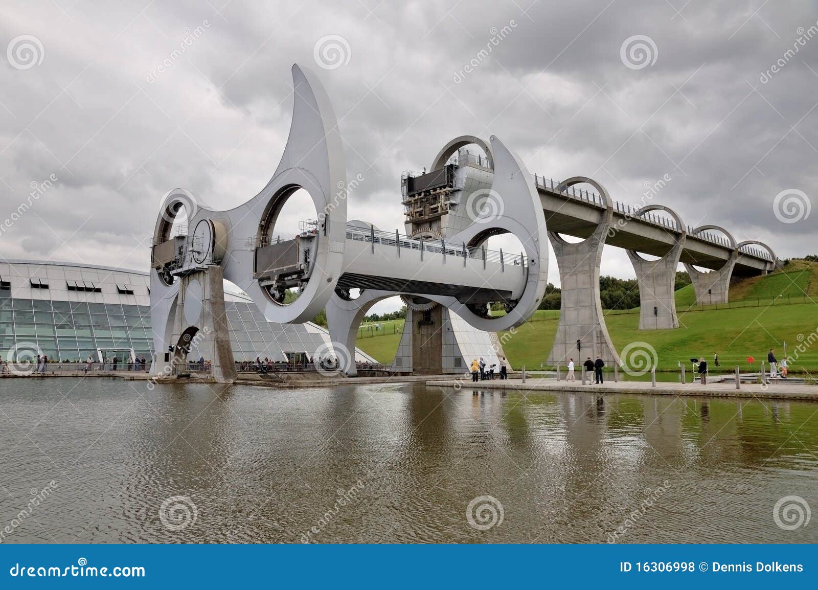 Falkirk Wheel in Motion, Scotland Stock Photo - Image of clouds, great ...