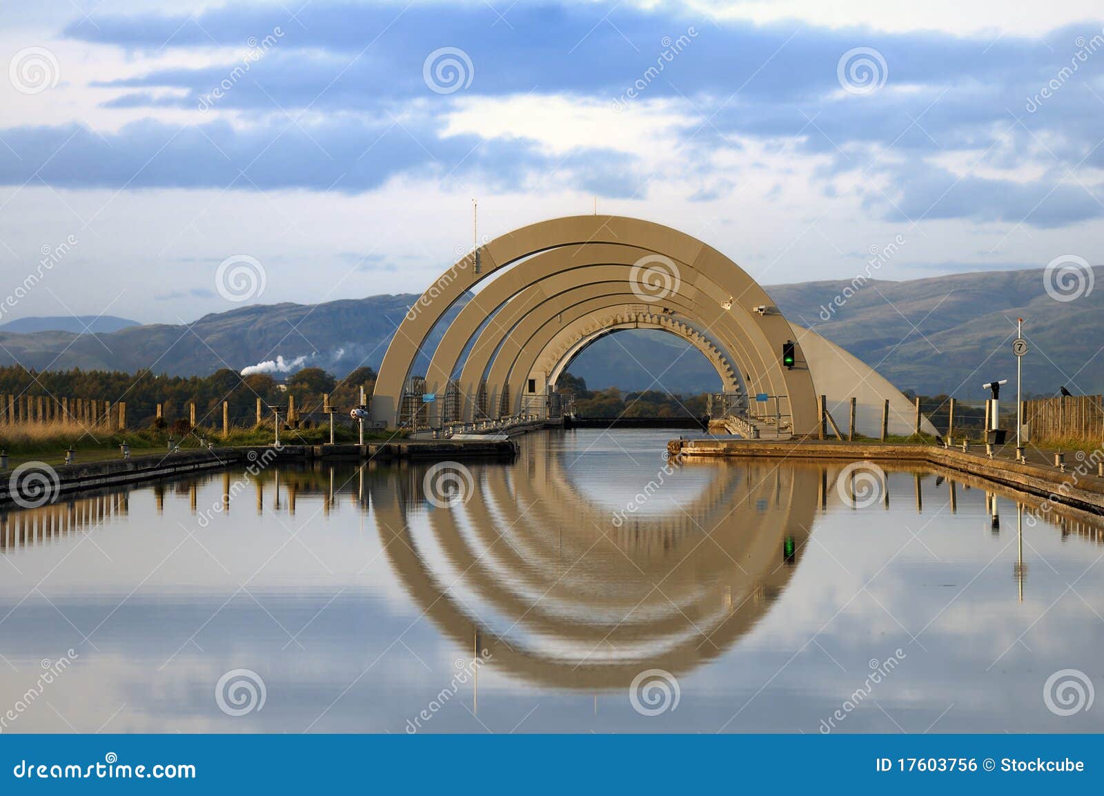 The Falkirk Wheel, Scotland. Stock Photo - Image of still, building ...