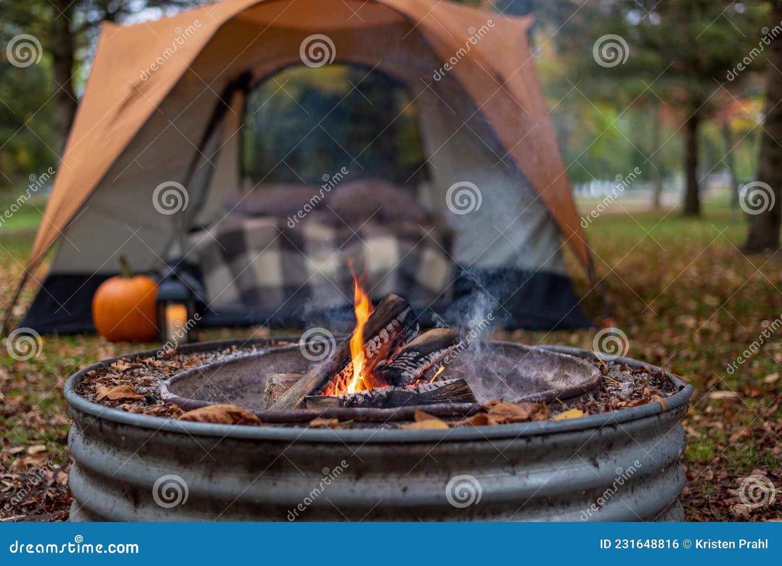 Campfire and Cozy Tent in Fall Stock Photo - Image of glow, dusk: 231648816