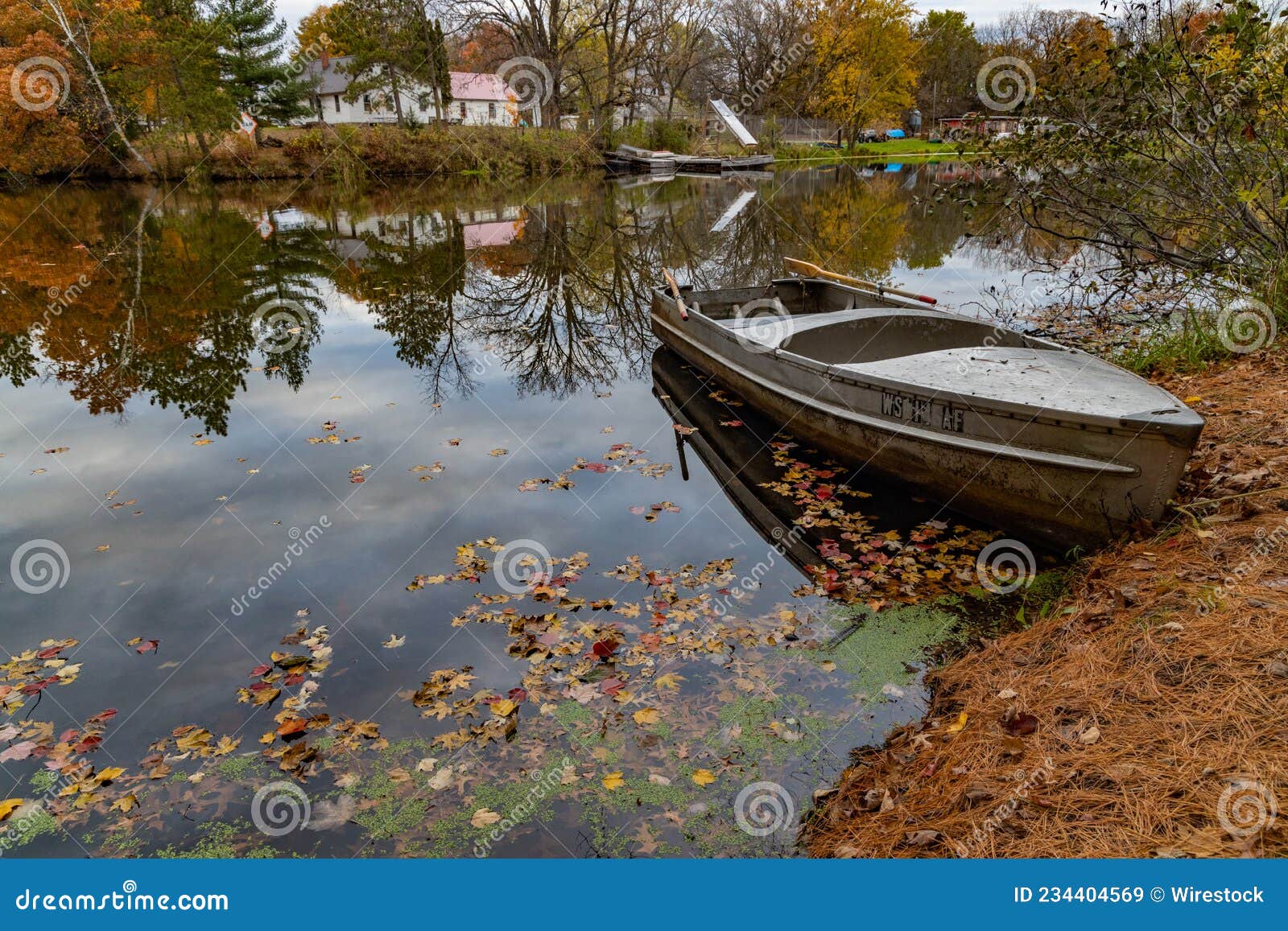 Fall Colors at Dells Mill Pond Stock Image - Image of lake, mill: 234404569