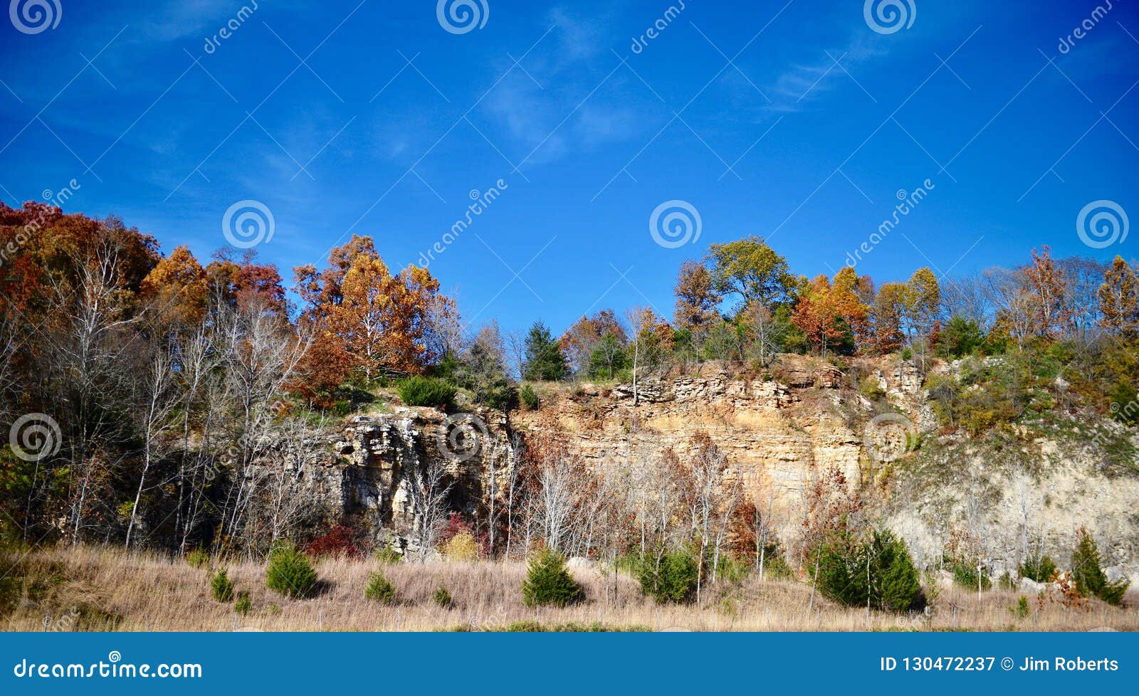 Fall Foliage Above Limestone Cliffs Stock Image - Image of interstate ...