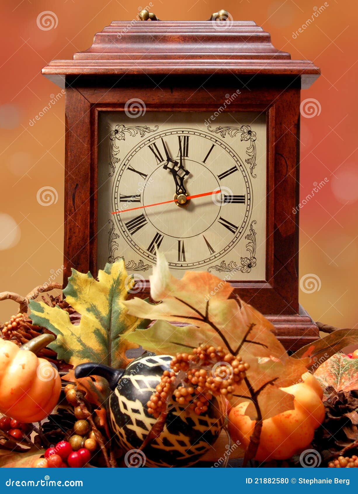 Fall Forwad Spring Back Clock Stock Photo - Image of leaves, timing ...