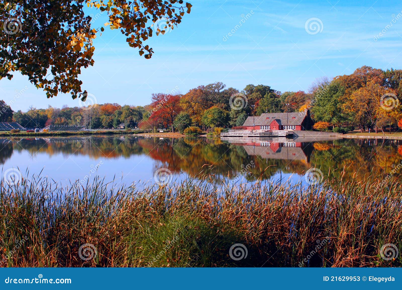 Fall on the lake stock image. Image of clouds, forest - 21629953