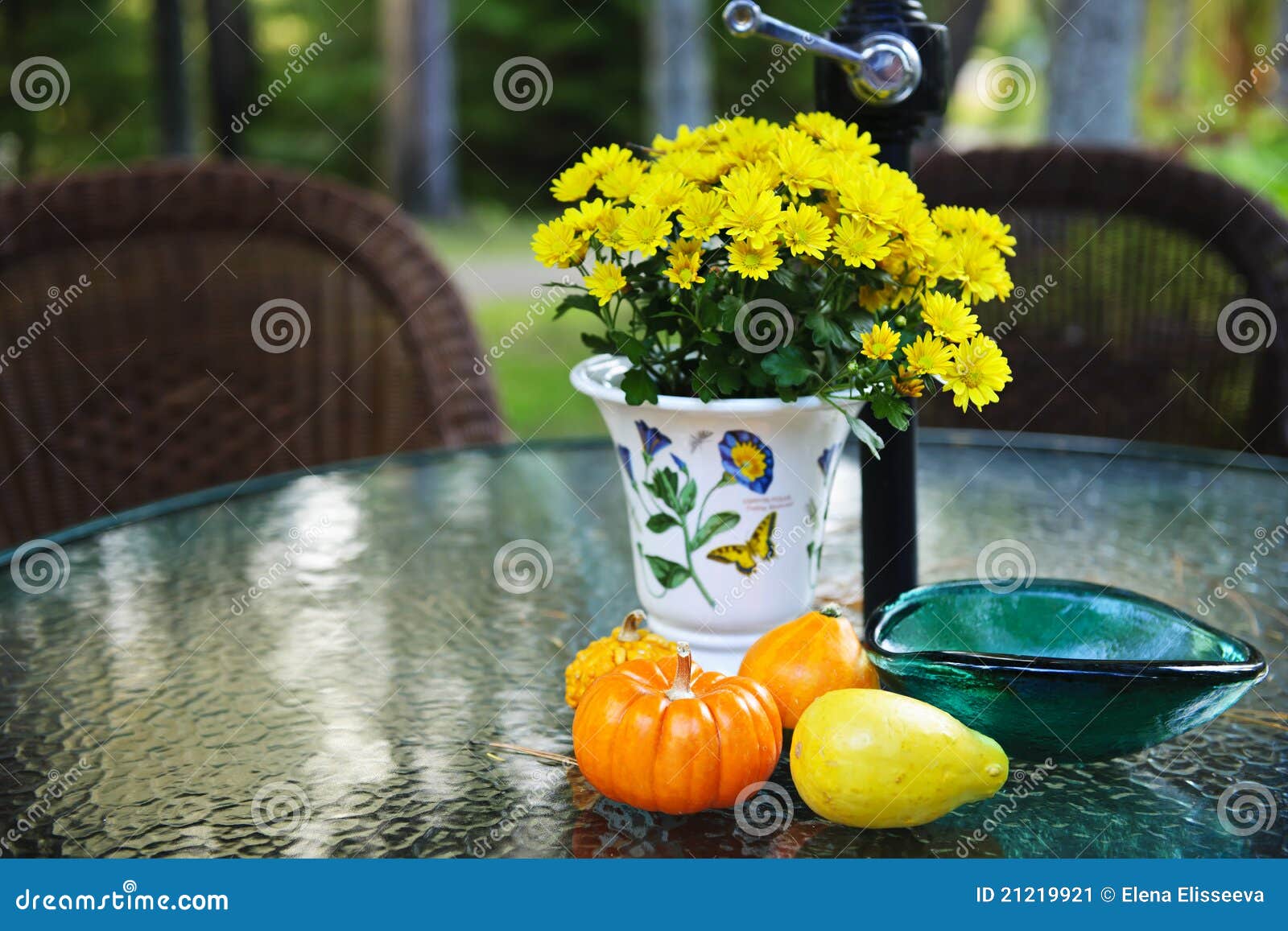 Fall Table with Gourds and Flowers Stock Image - Image of setting, fall ...