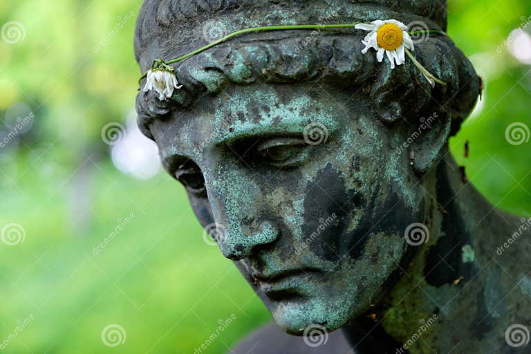 Fallen Angel Statue stock image. Image of grief, abandon - 54709761