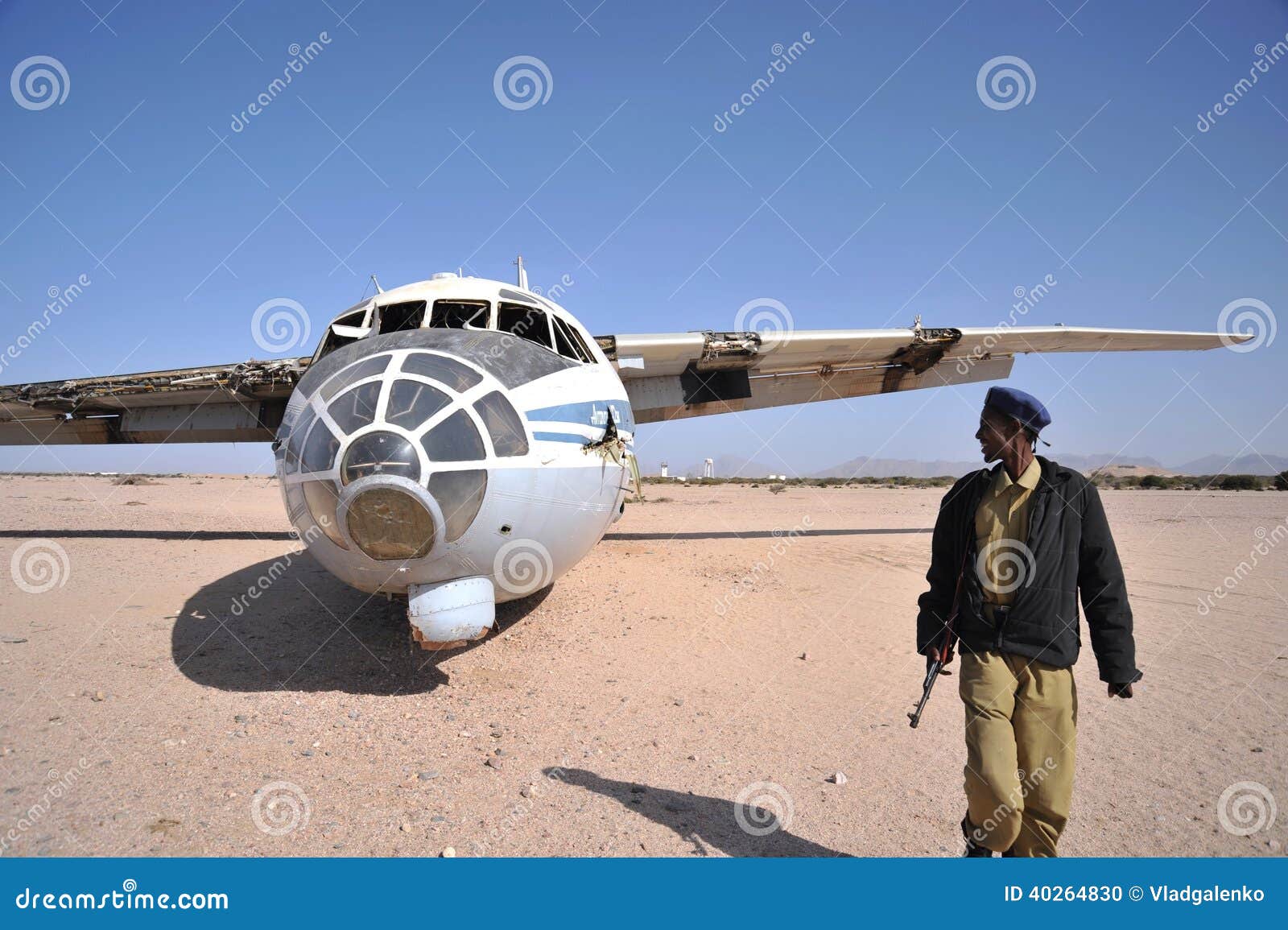 The fallen plane editorial image. Image of airport, africa - 40264830