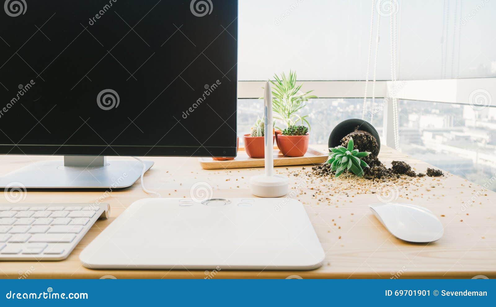 Fallen pot plant on desk. stock image. Image of decoration - 69701901