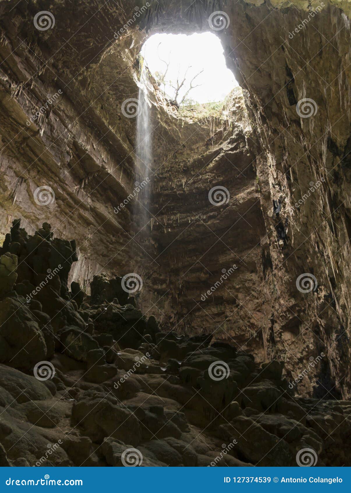 Falling in a cave stock image. Image of natural, hooks - 127374539