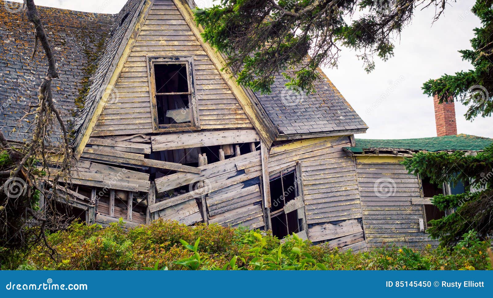 Falling down house stock photo. Image of empty, prince - 85145450