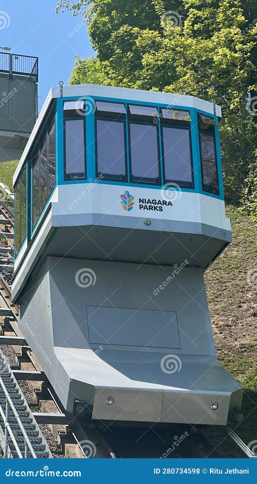 Falls Incline Railway (Funicular) at Niagara Falls in Ontario, Canada ...