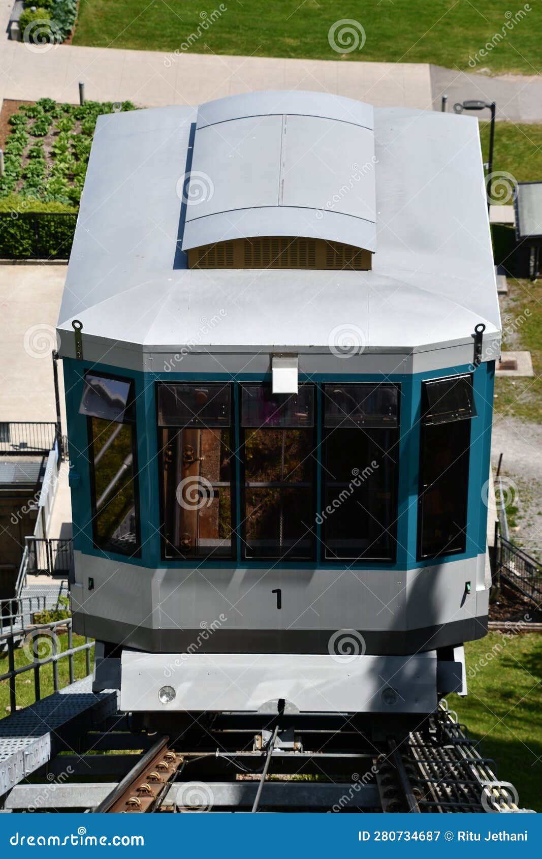 Falls Incline Railway (Funicular) at Niagara Falls in Ontario, Canada ...