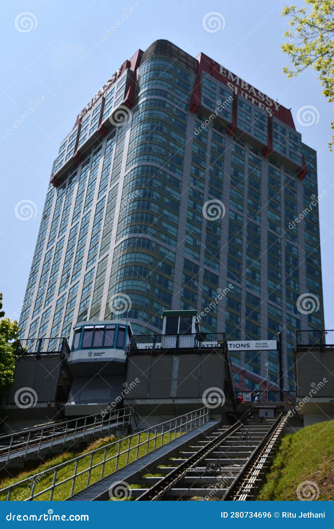 Falls Incline Railway (Funicular) at Niagara Falls in Ontario, Canada ...