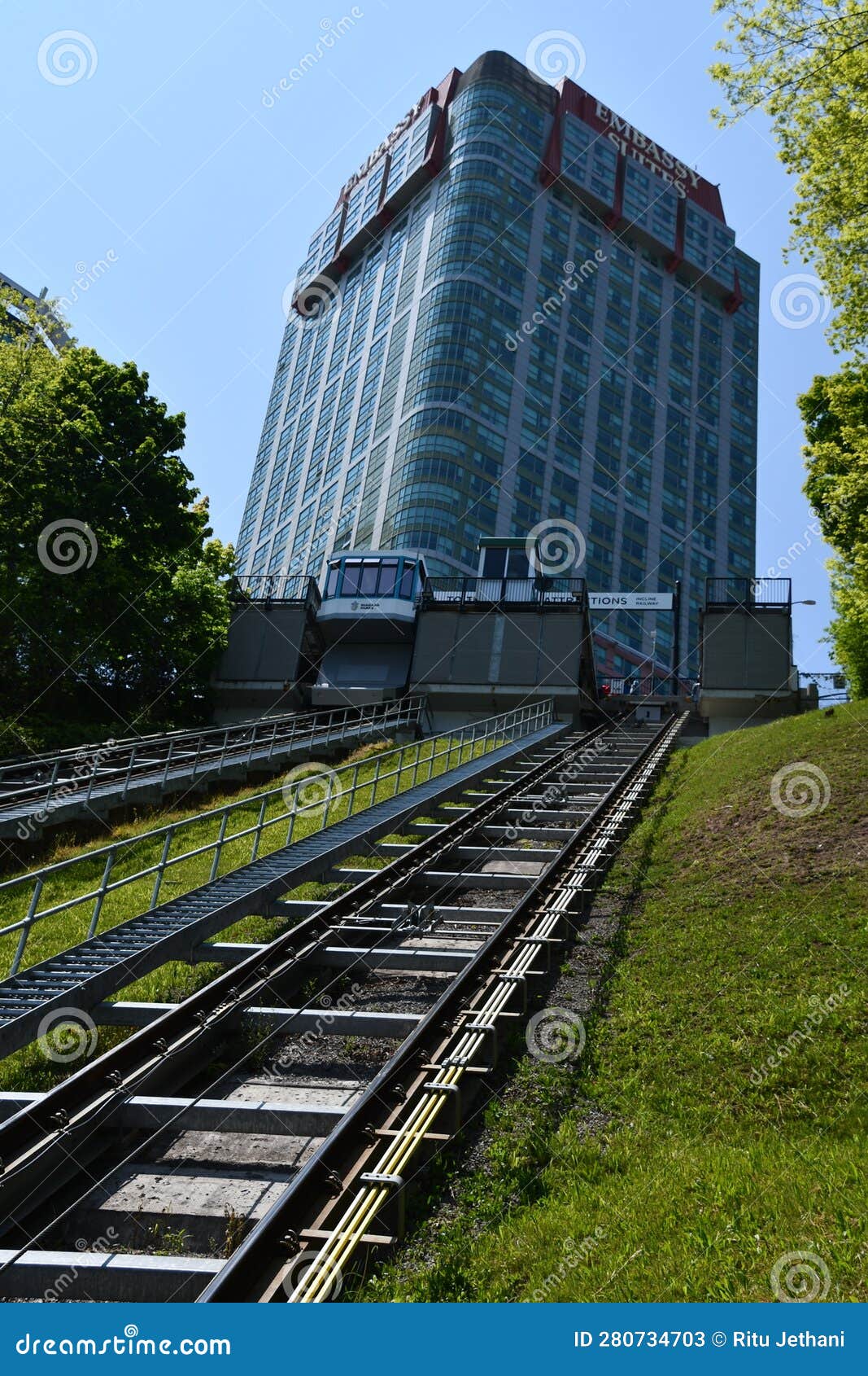 Falls Incline Railway (Funicular) at Niagara Falls in Ontario, Canada ...