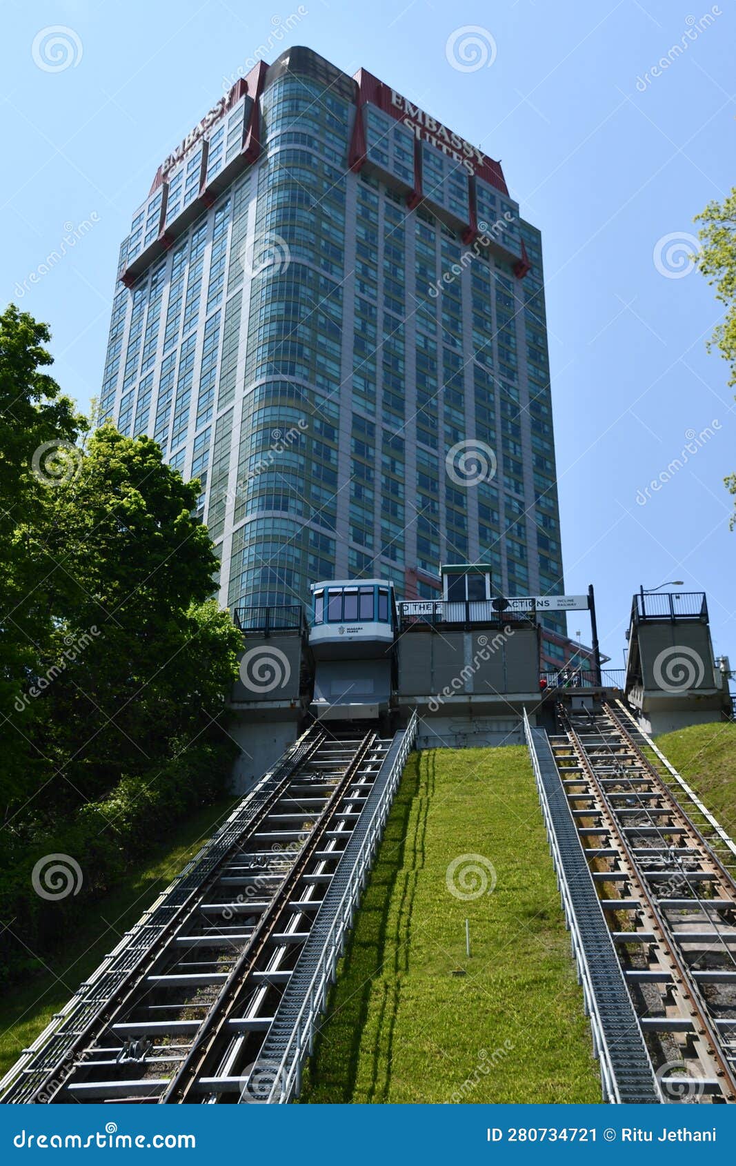 Falls Incline Railway (Funicular) at Niagara Falls in Ontario, Canada ...