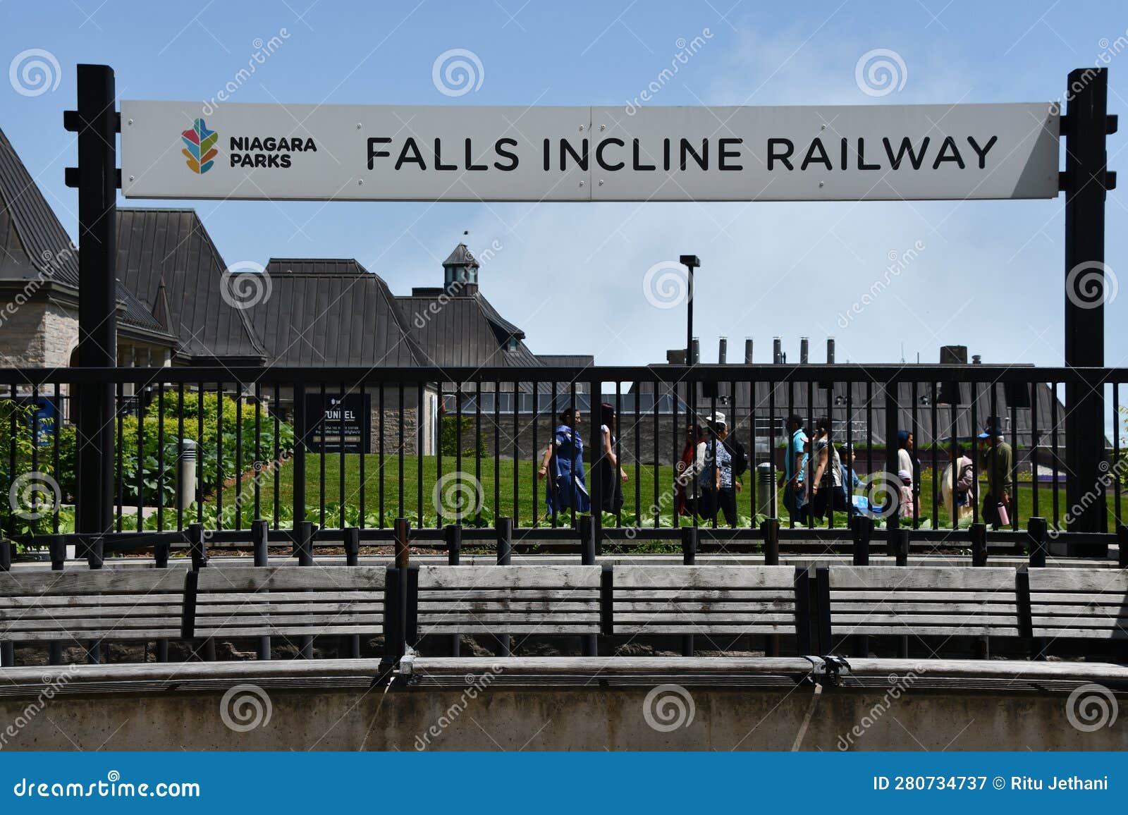 Falls Incline Railway (Funicular) at Niagara Falls in Ontario, Canada ...