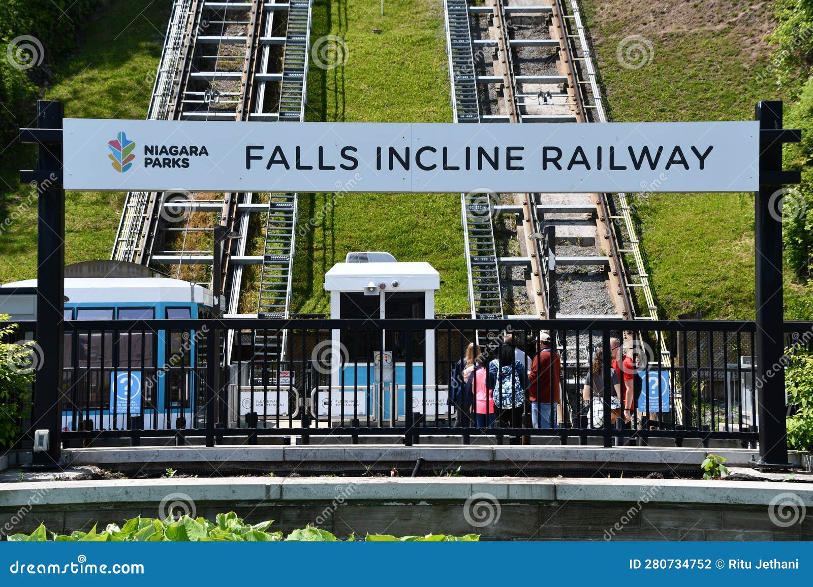 Falls Incline Railway (Funicular) at Niagara Falls in Ontario, Canada ...