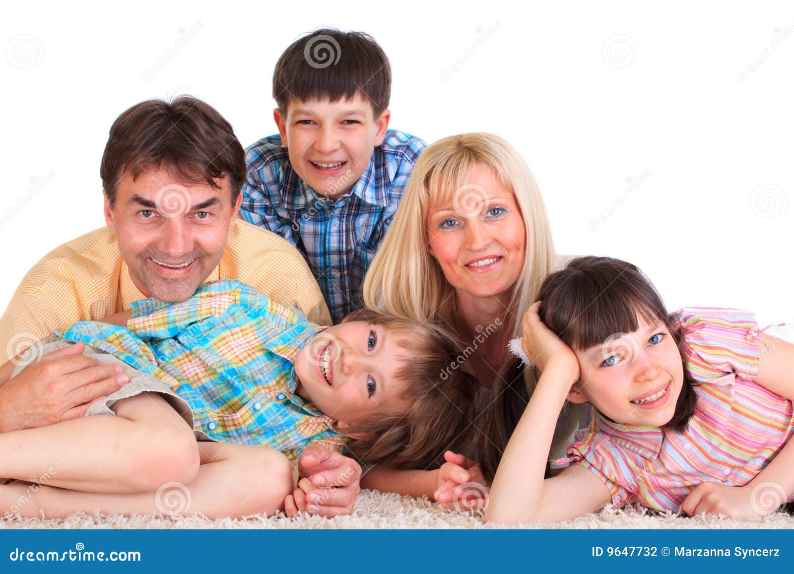 Familia feliz foto de archivo. Imagen de muchacho, adorable - 9647732